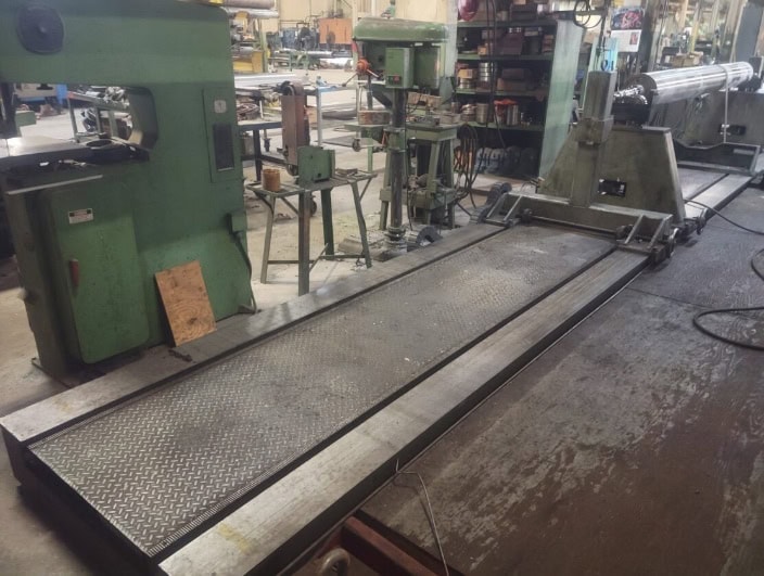 Cylinder Balance Barn Roll Balancer | TCR, Inc.